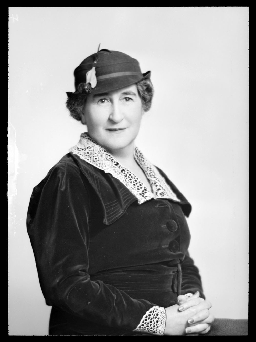 Authors M: fadedpage.com